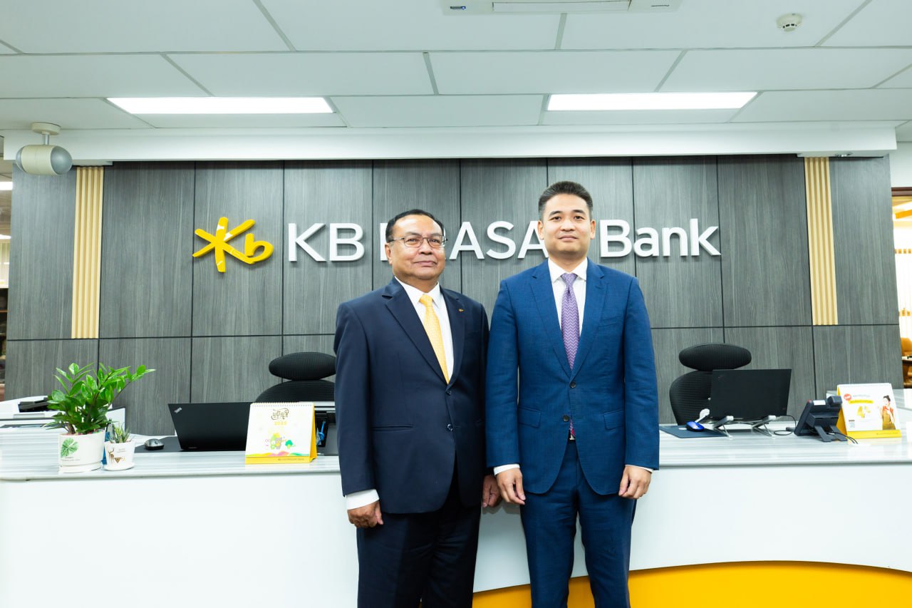 National Bank of Cambodia Deputy Governor Visits KB PRASAC Bank Head ...
